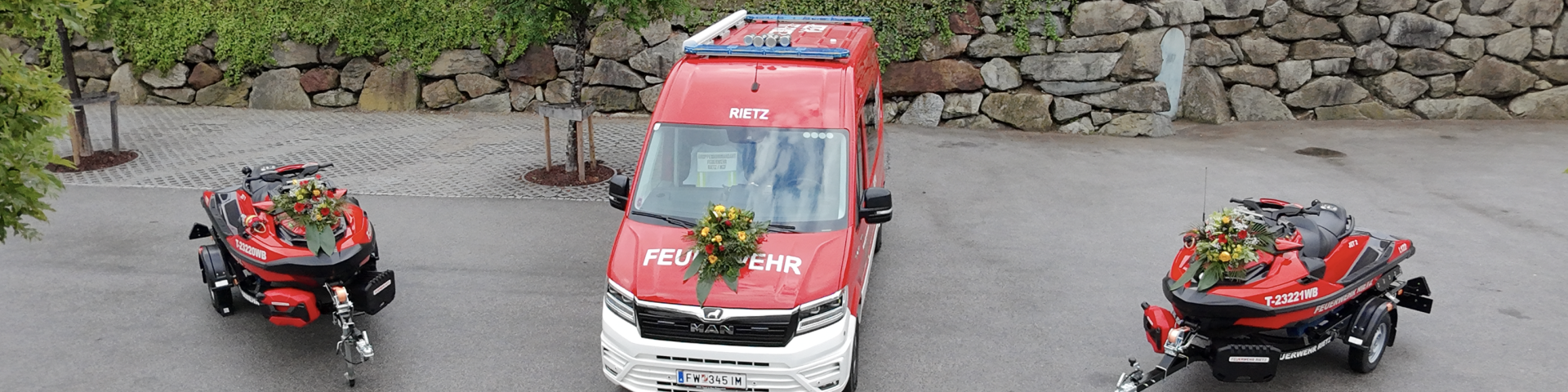 NEUE FAHRZEUGE, GROßES FEST UND VIEL DANKBARKEIT:150 JAHRE FEUERWEHR ...